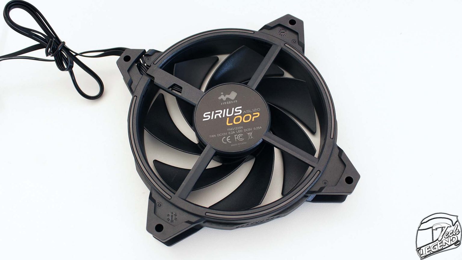 In Win Sirius Loop ASL 120 - 3 Pack Fan Review
